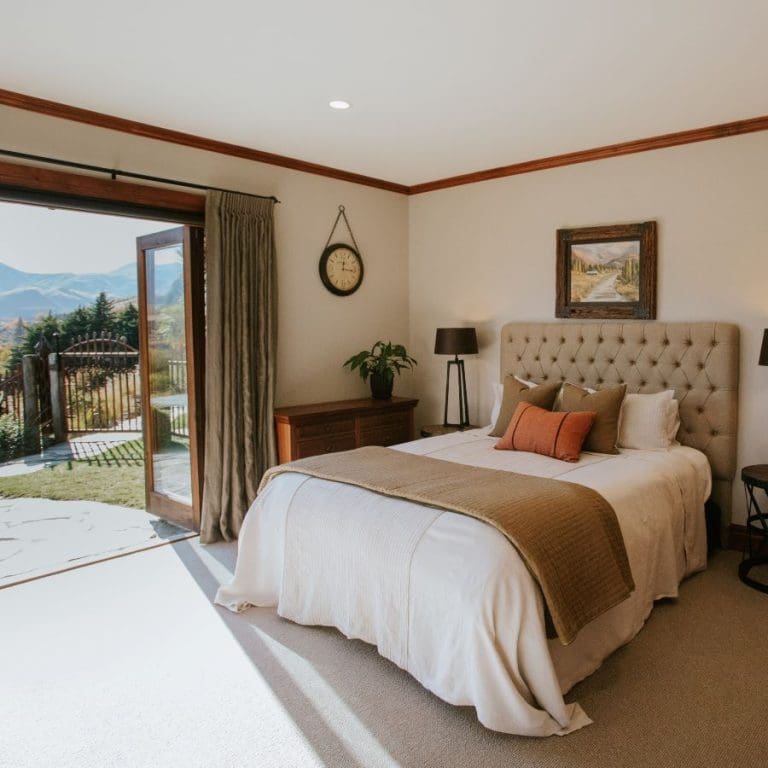 The Lodge: Rustic Luxury Accommodation | Stoneridge Estate